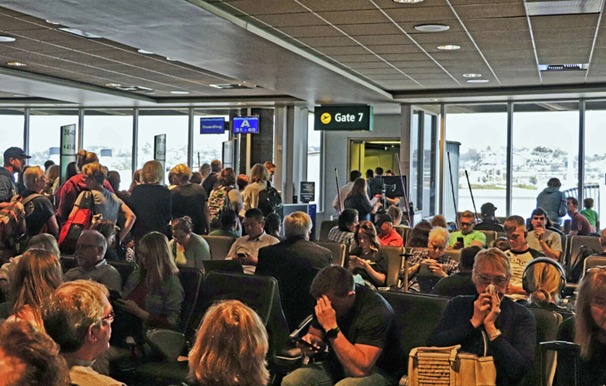 Belligerent airline passengers face new legal peril