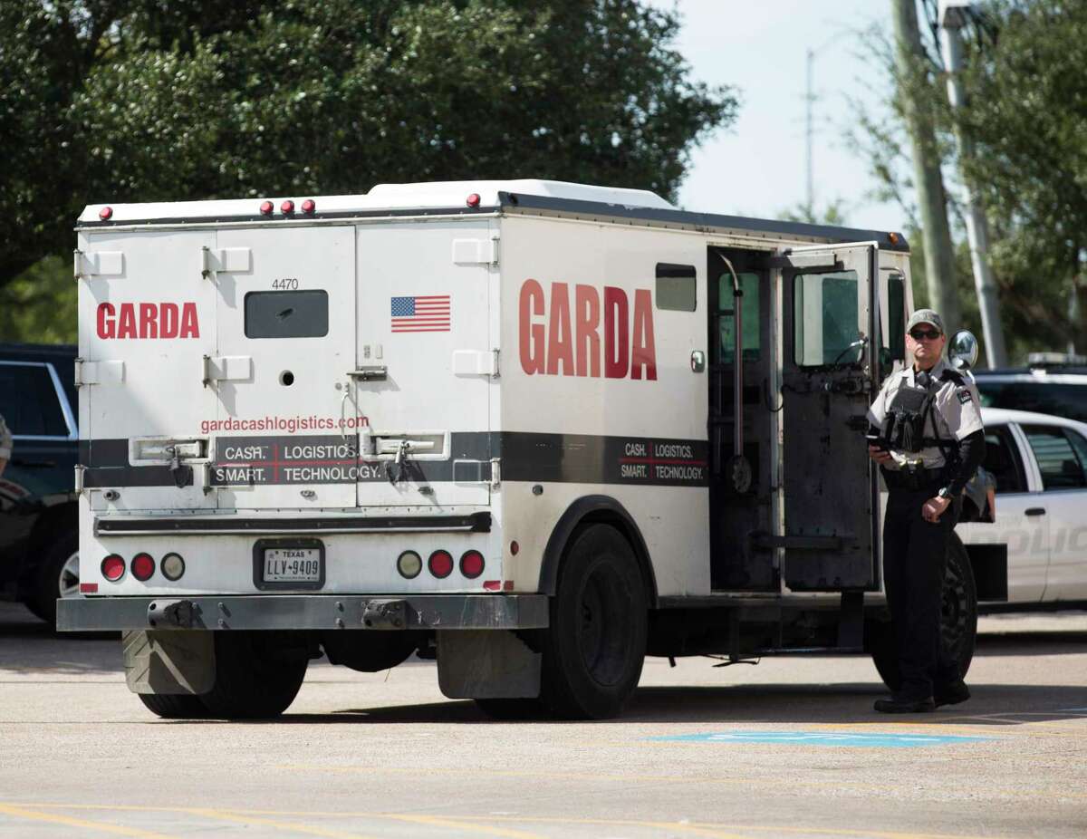 From ghost routes to empty bags, how Houston police foil robbers in ...