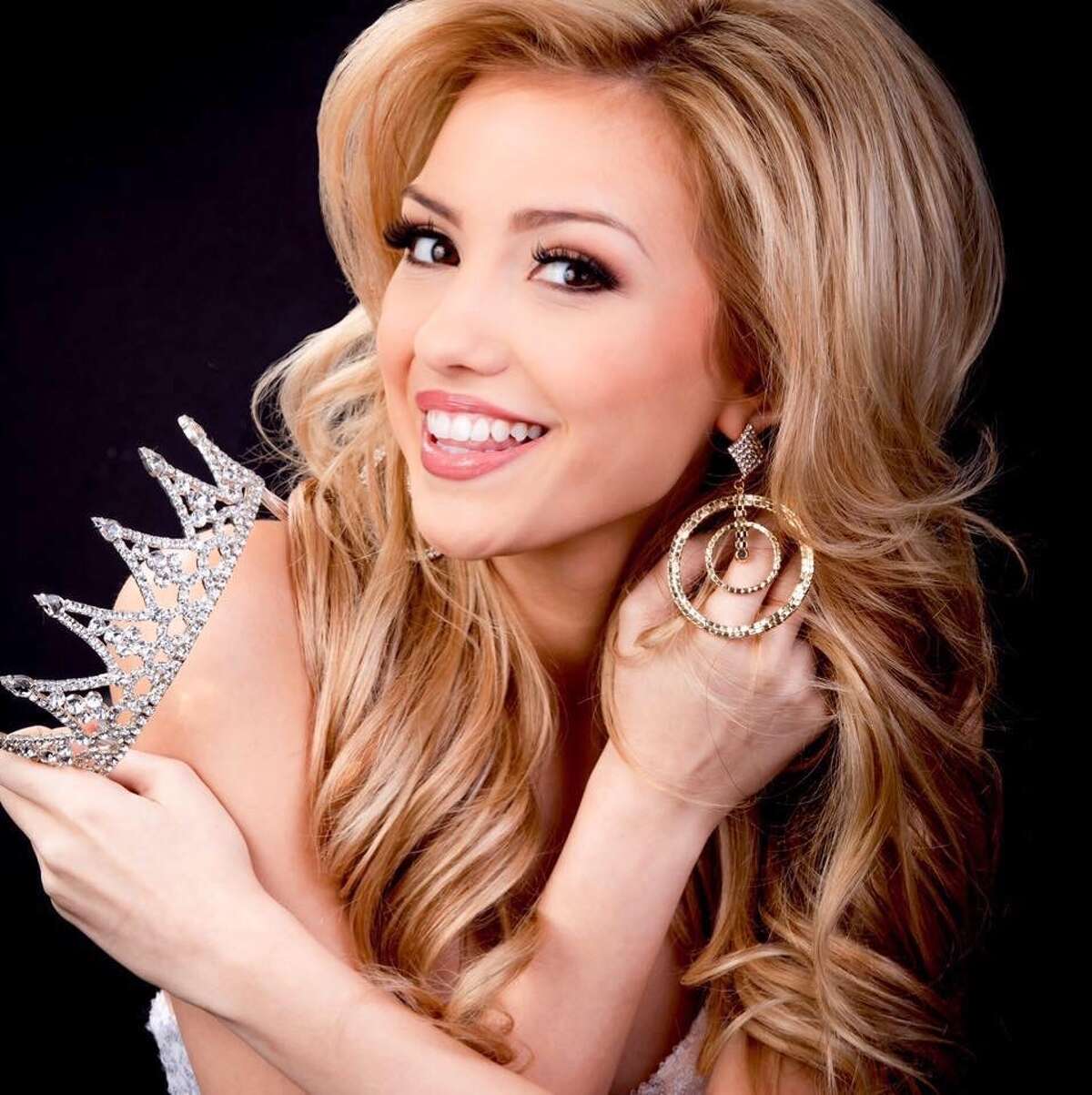 Former San Antonio TV anchor Karen Grace to publish new book