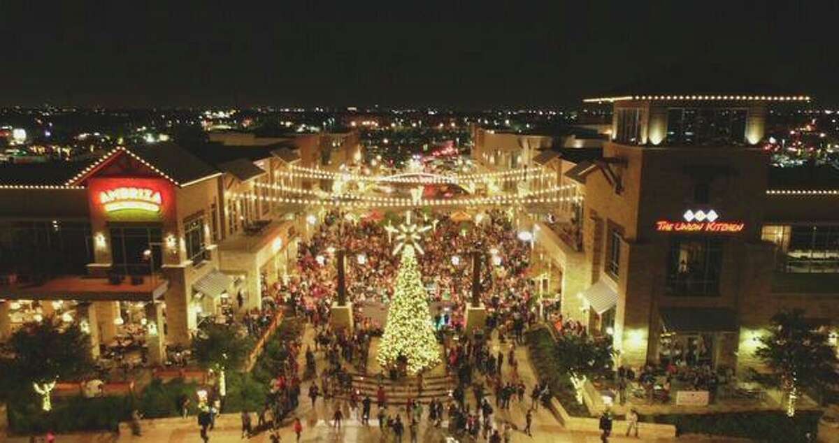 Towne Lake Boardwalk rings in holidays with annual event in Cy-Fair