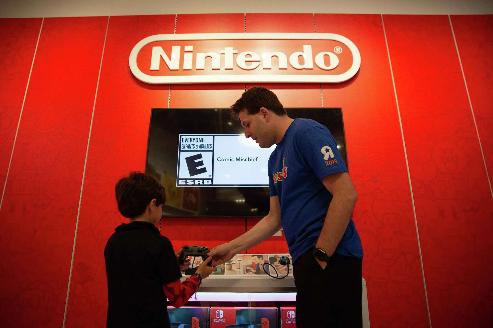 PHOTOS: Toys R Us returns to Houston with more interactive store