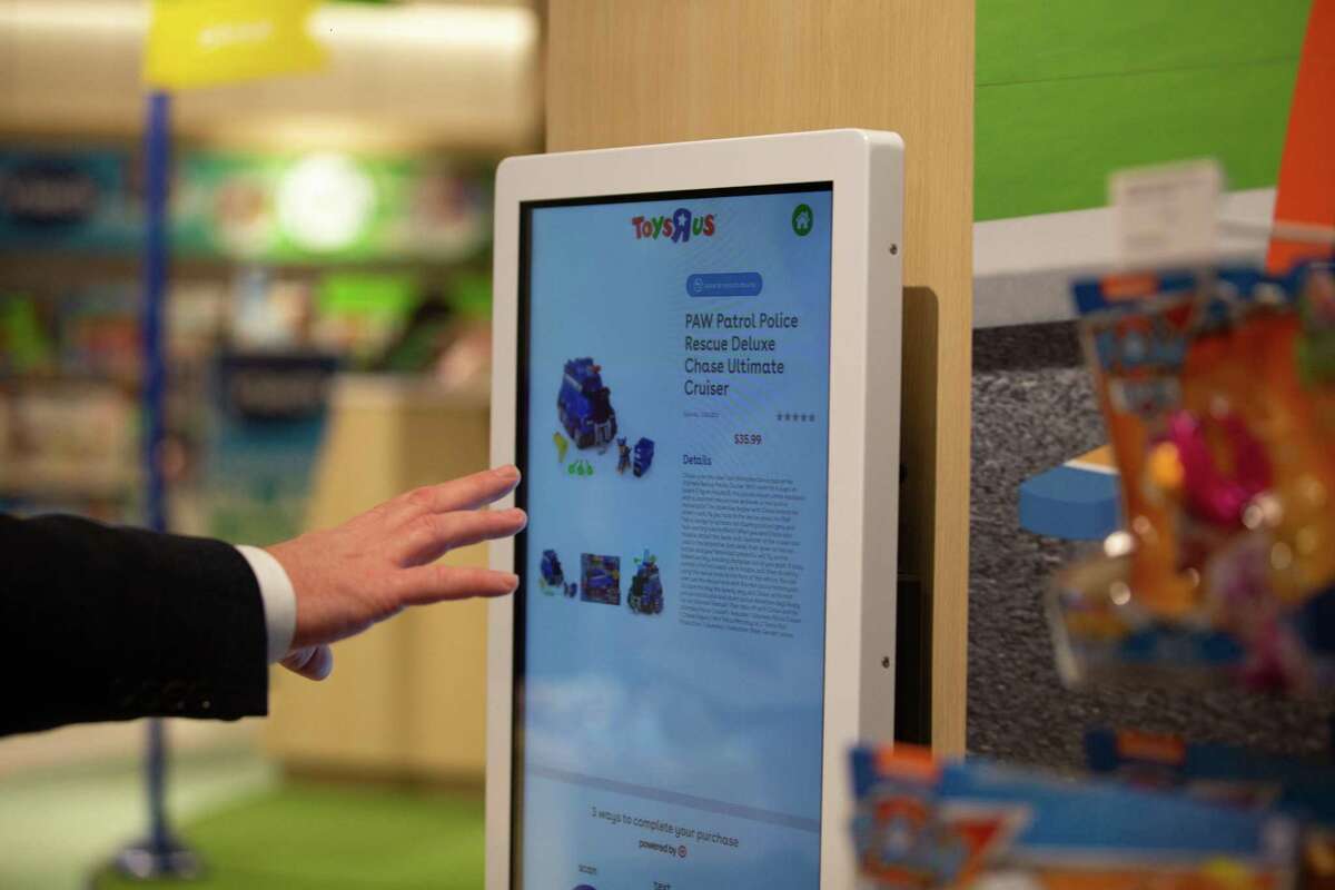 PHOTOS: Toys R Us returns to Houston with more interactive store