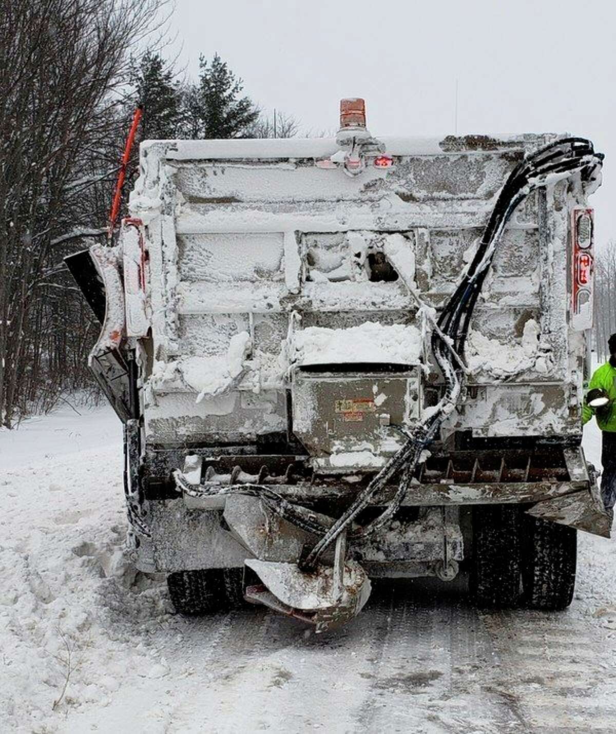 MDOT urges drives to be aware of snow plows