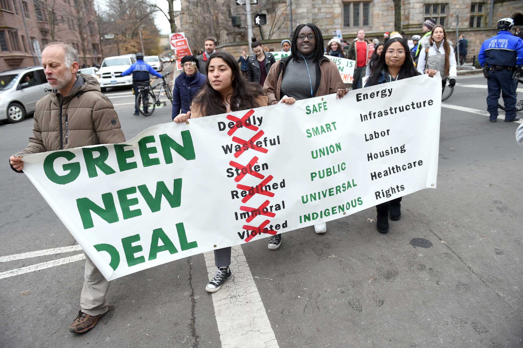 In Photos: Climate strike at Yale University's Cross Campus, New Haven ...