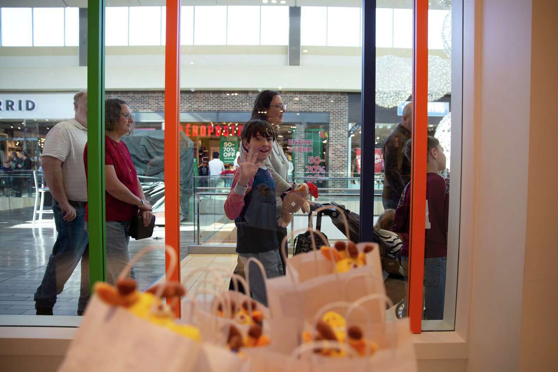 Toys R Us opens in Houston with more than 200 people in line