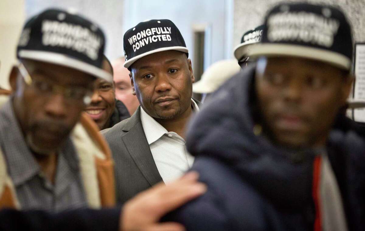 New Haven pays $375K to settle case involving disgraced cop