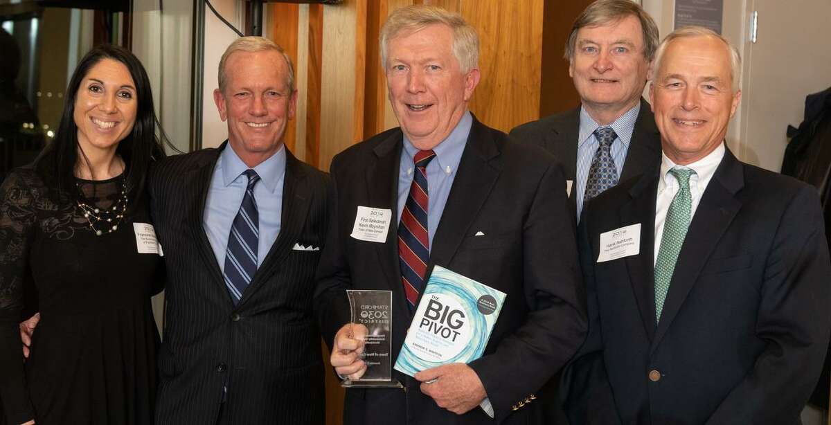 Town of New Canaan receives energy efficiency award