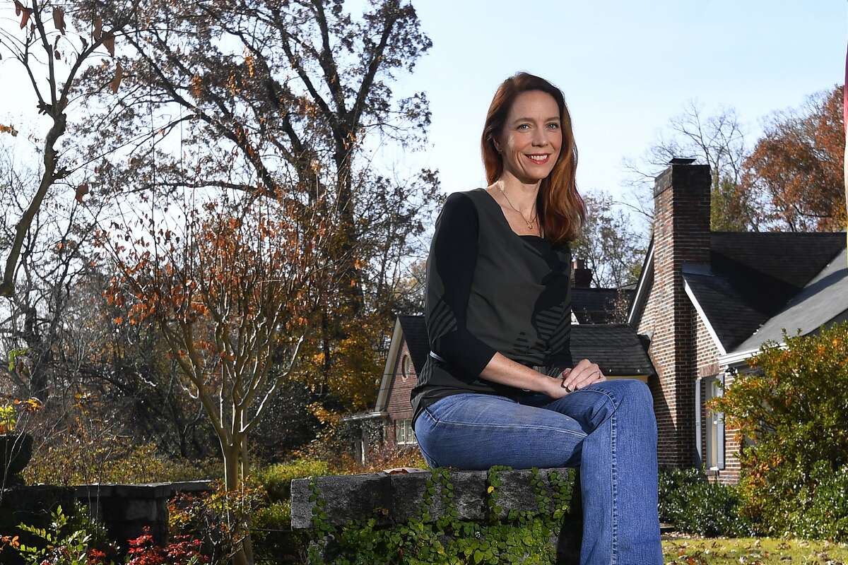 Climate scientists try to cut their own carbon footprints