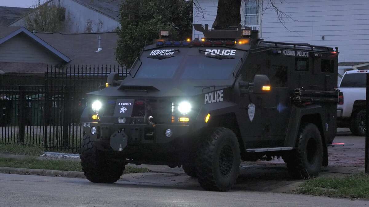 Child safe after hours-long SWAT standoff in east Houston