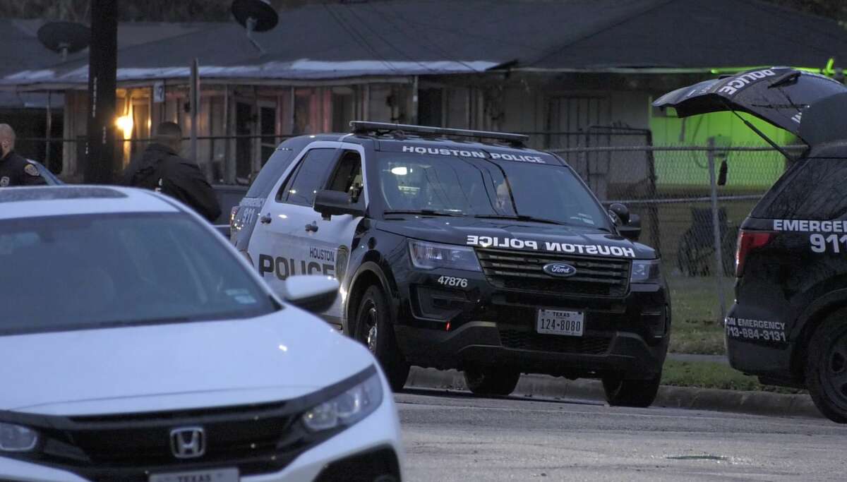 Child safe after hours-long SWAT standoff in east Houston