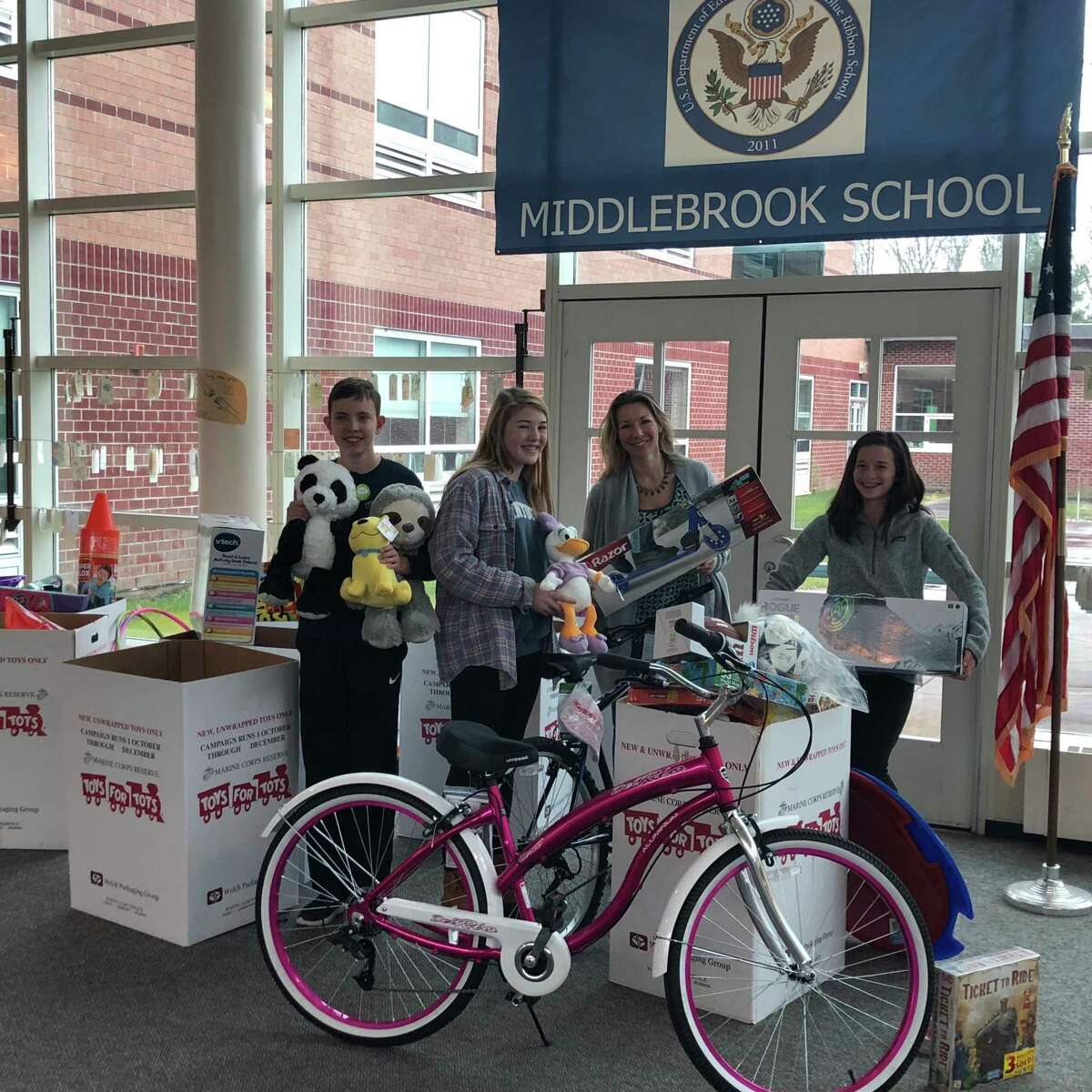 Wilton students collect for Toys for Tots