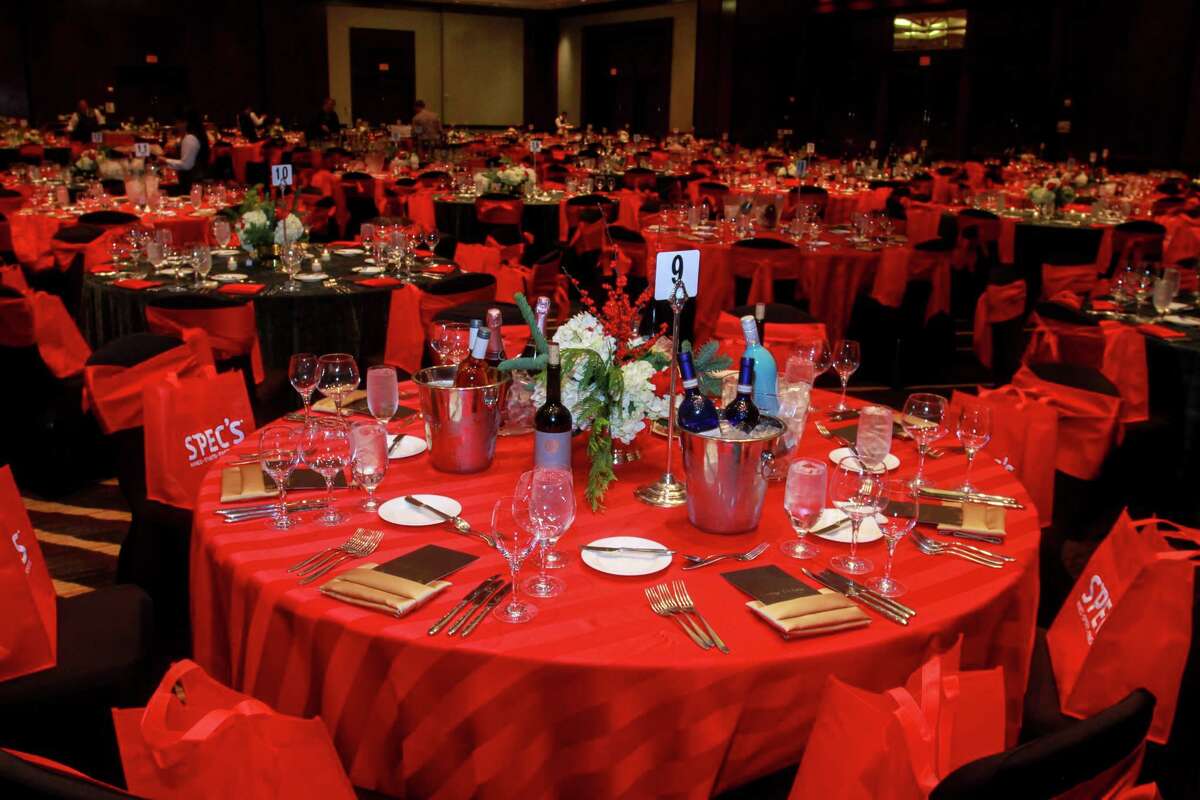 VIP view: Rapper 50 Cent surprises Vintage Virtuoso guests at Spec's ...