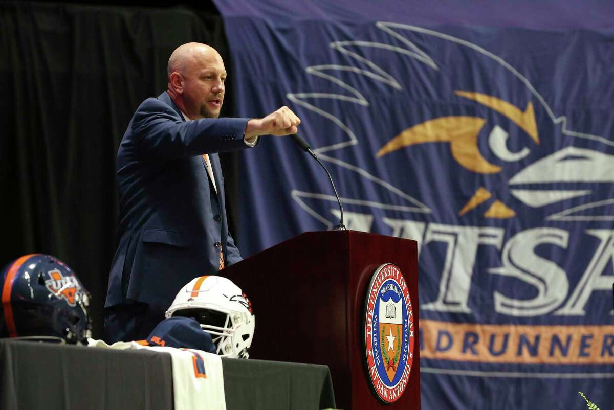 New coach Jeff Traylor makes impassioned introduction at UTSA