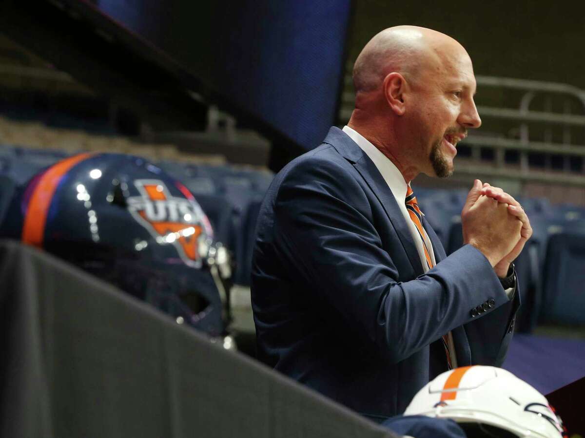 New coach Jeff Traylor makes impassioned introduction at UTSA
