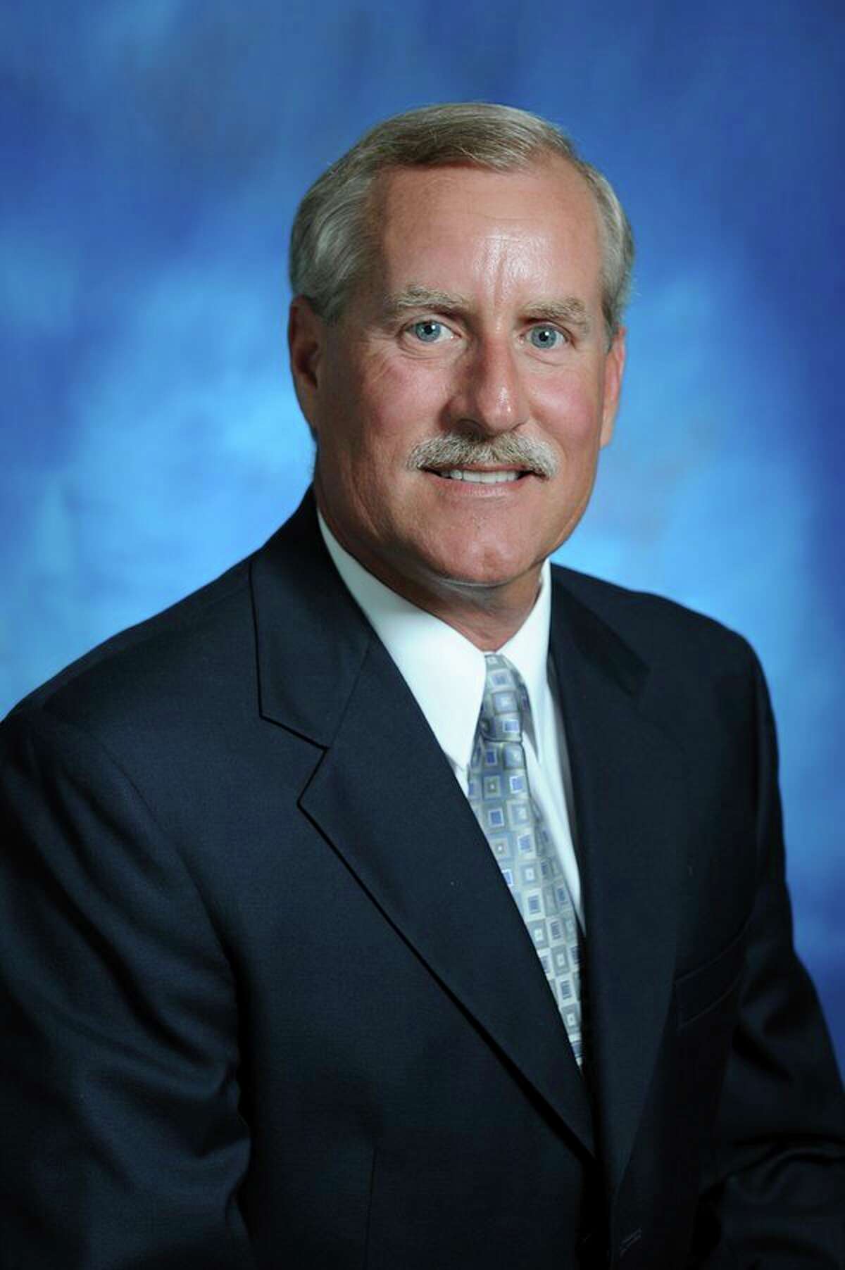 Community leader, alumnus to serve as commencement speaker