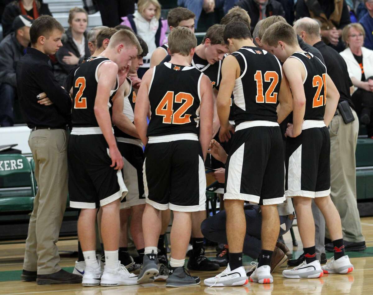 Bad Axe, Laker boys teams collect first wins of 2019-20 season