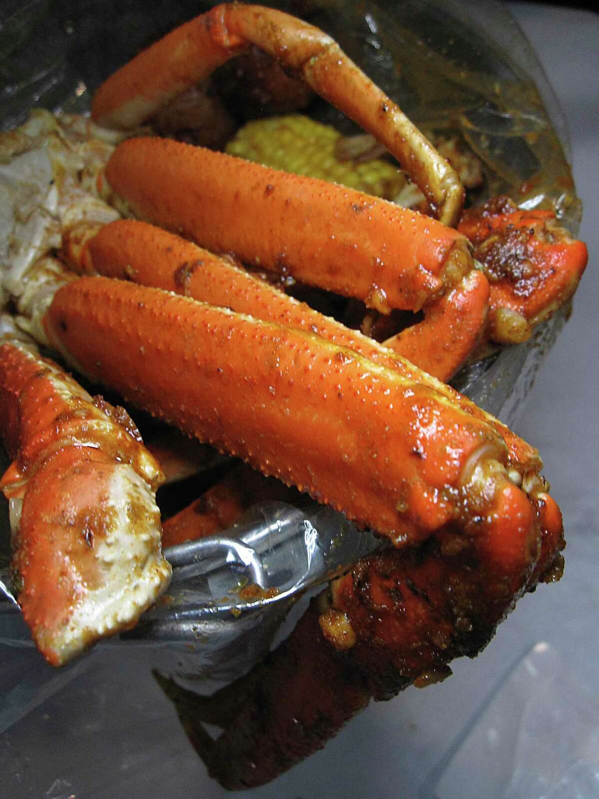 Review: San Antonio’s Smashin’ Crab seafood restaurant finds success ...
