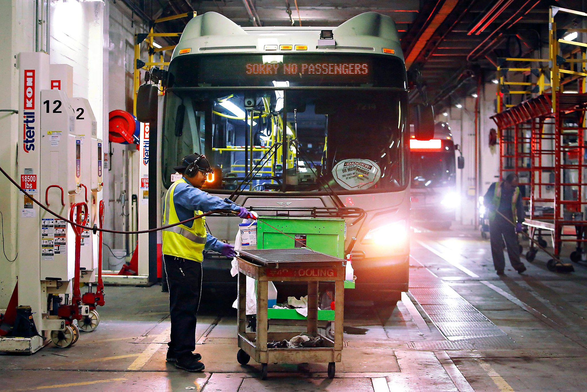 SF’s Muni, short on bus and train operators, also needs maintenance workers