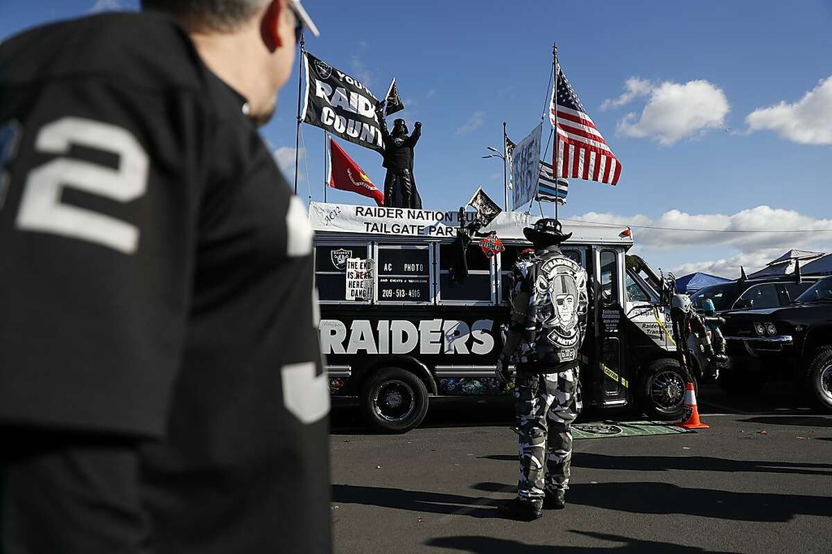 A festive atmosphere as Raiders fans gather at Coliseum one last time