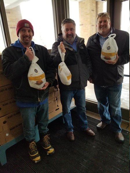 100 Turkeys donated to local food pantry