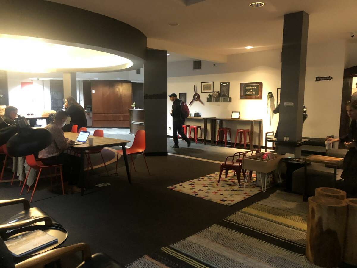 I tried a semi-private JSX flight. It was wonderful and I feel weird ...