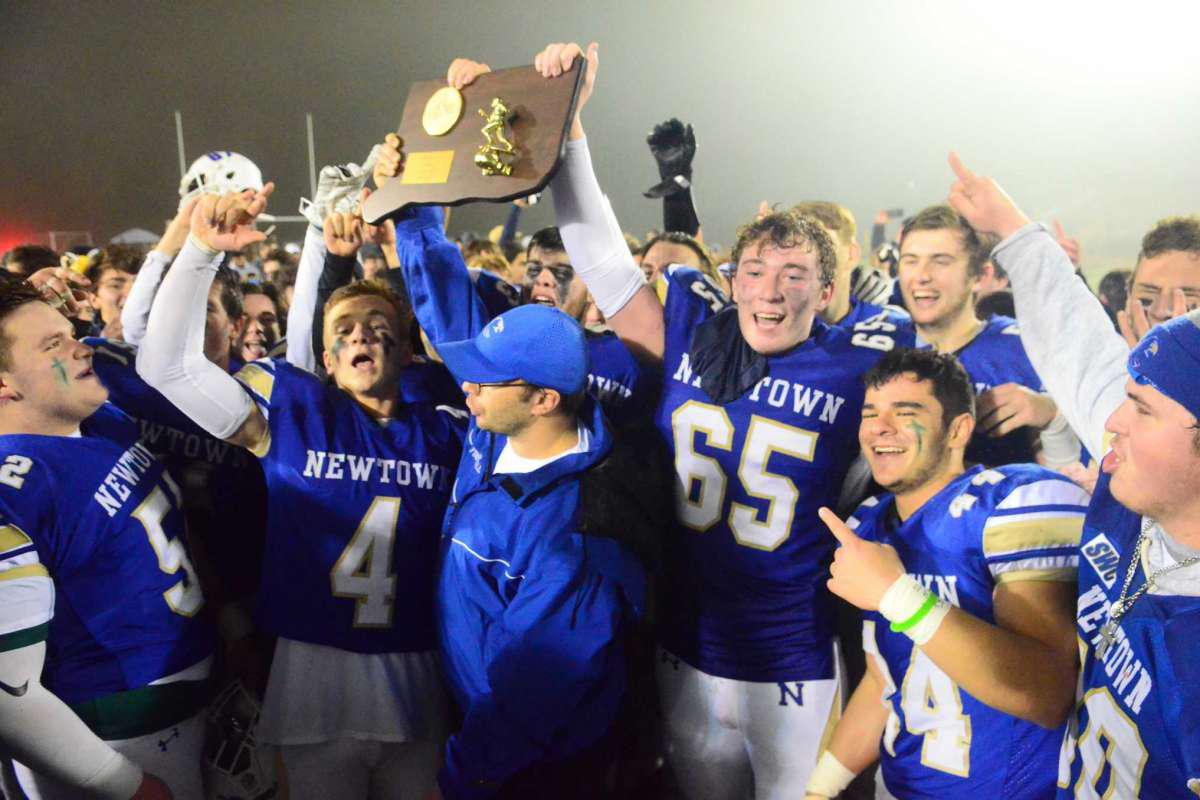 School ‘spirit day’ celebrates Newtown’s football champs