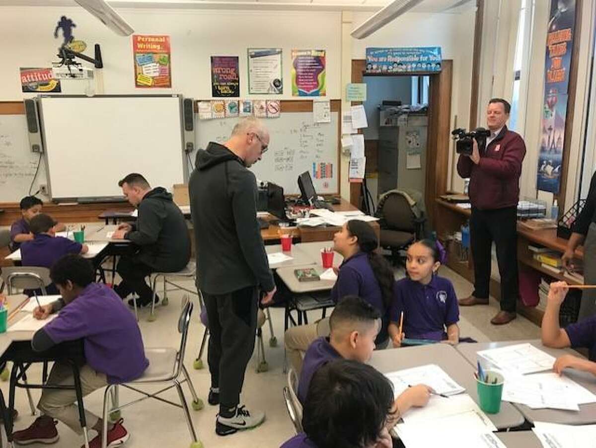 UConn men’s basketball players mentor students, getting mentored by ...