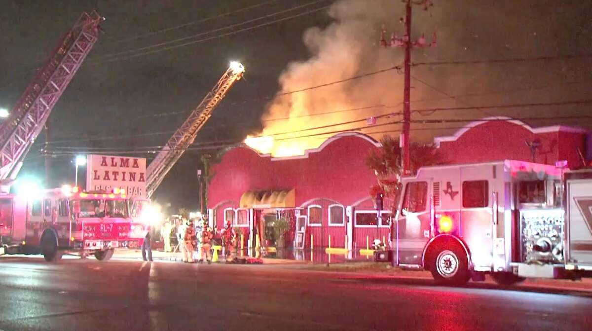 Flames engulf northeast Houston restaurant