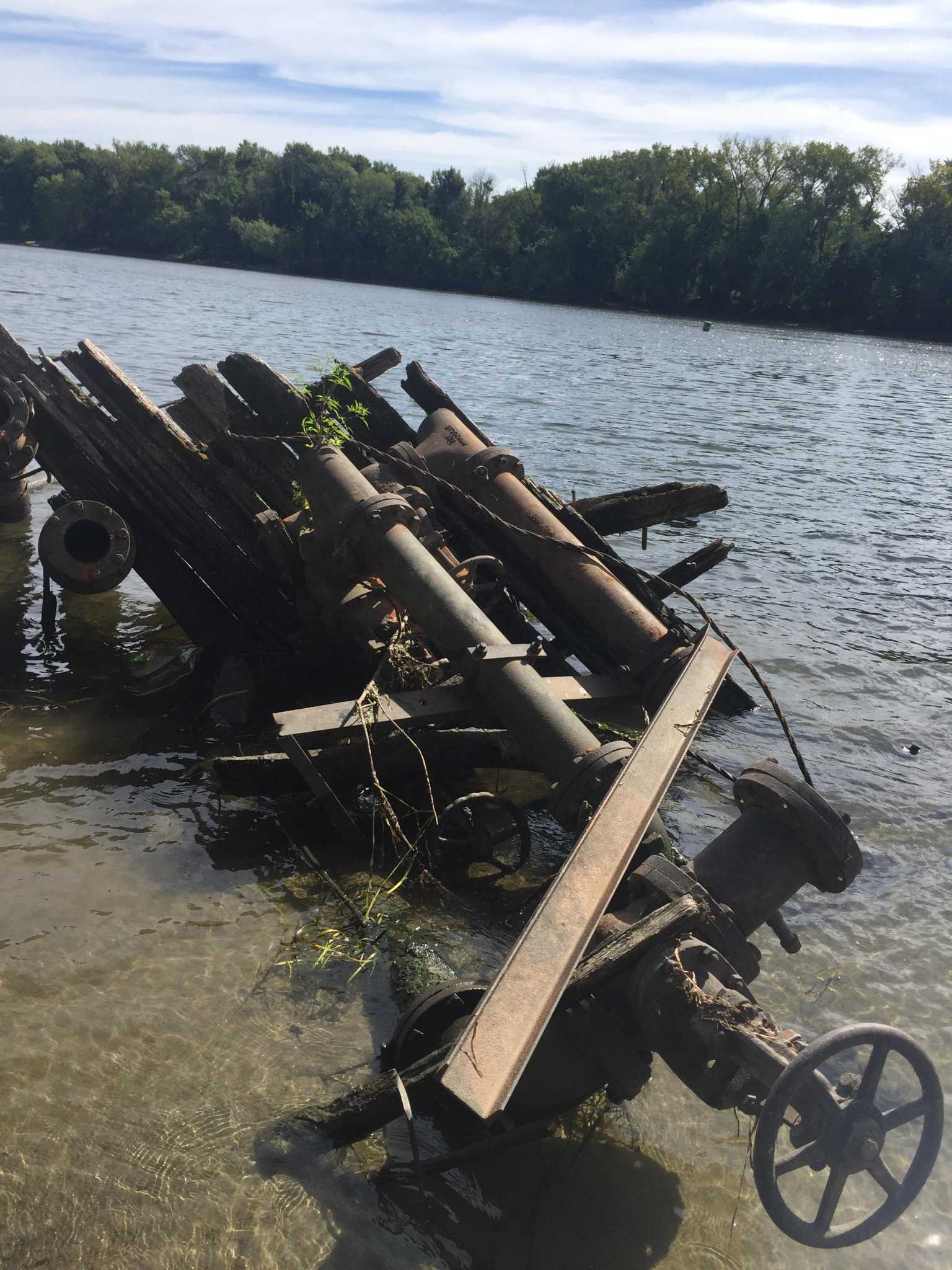 Volunteers help clean up junk fuel tank along Connecticut River in East ...