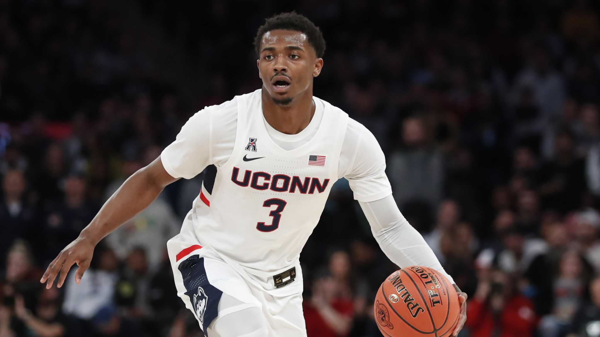 Alterique Gilbert leads UConn men over UNH