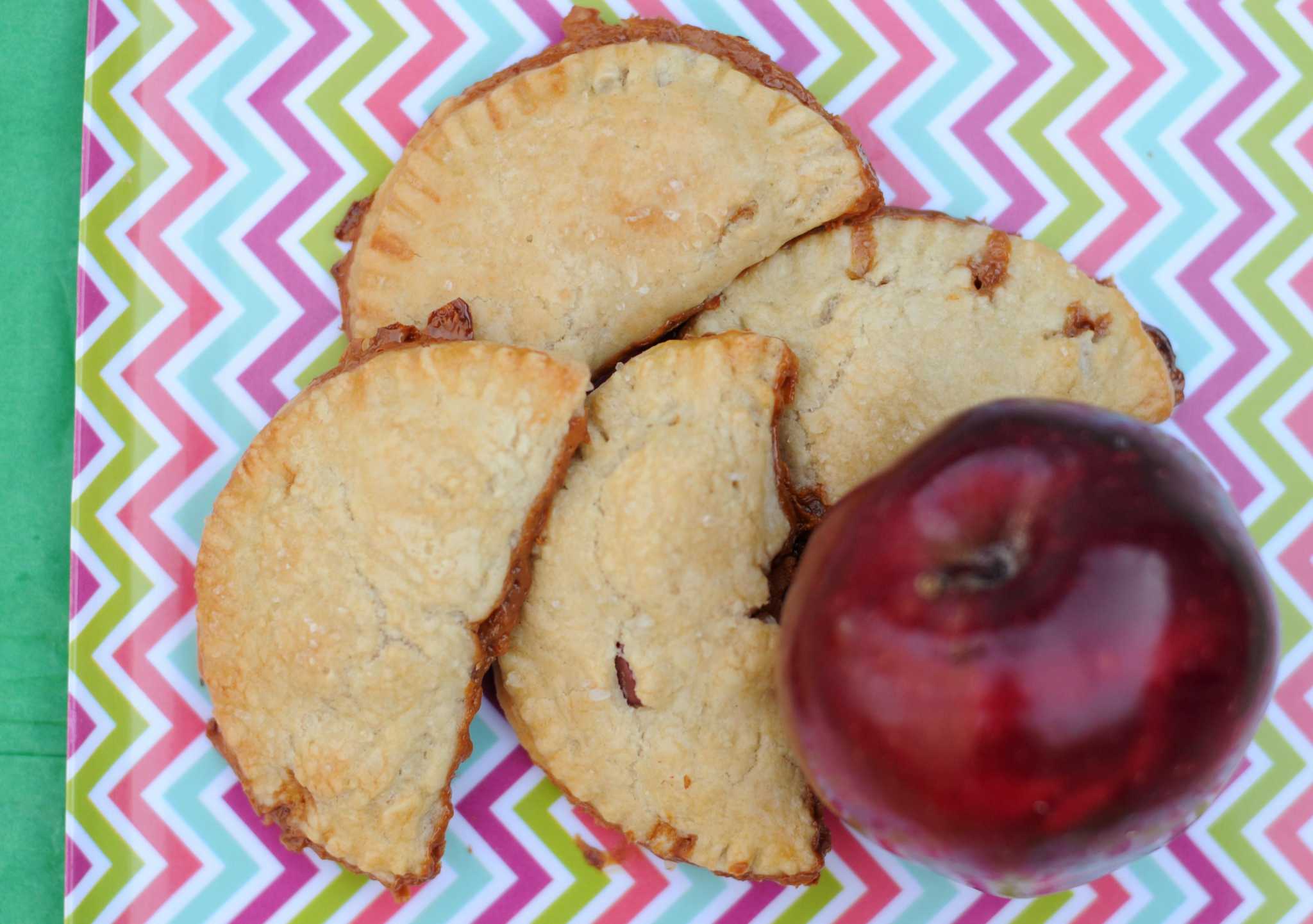 Recipe: Salted Cajeta (caramelized sugar and milk) and Apple Empanadas
