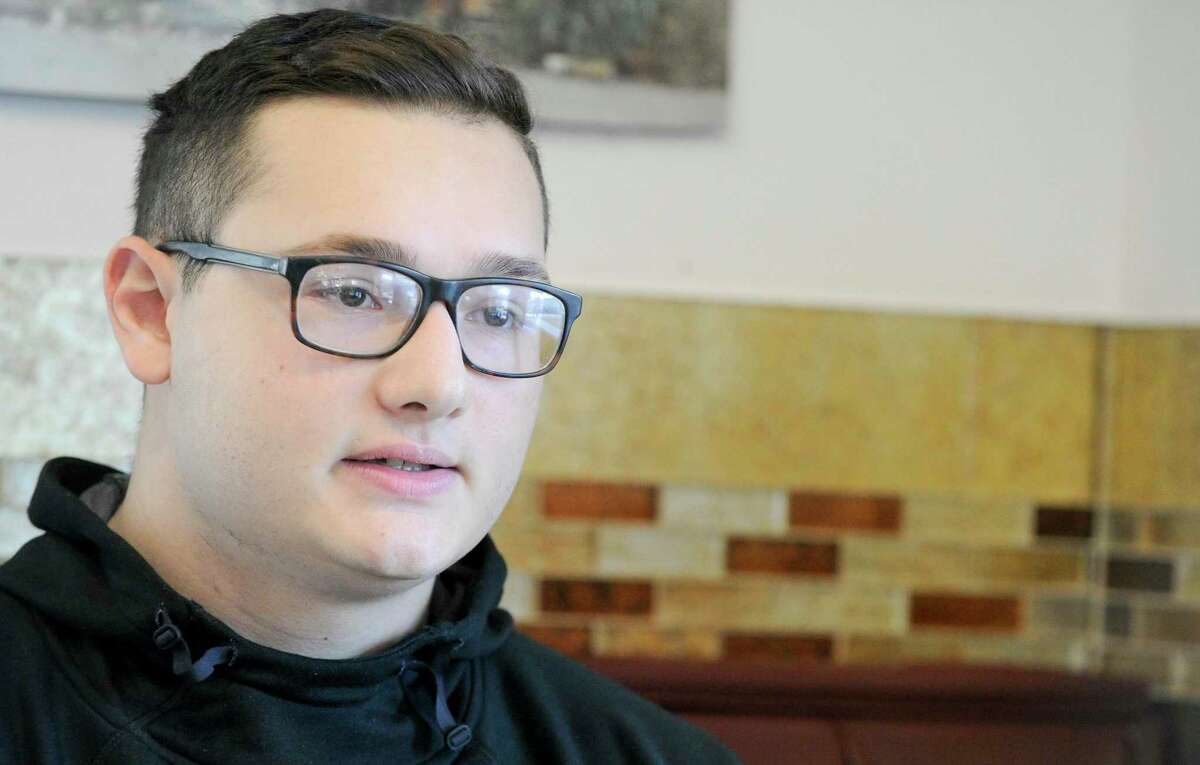 At CT diners, eggs with side of Trump impeachment talk