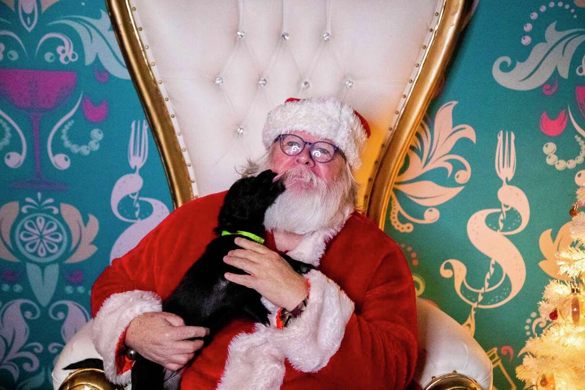 Distracted driving will get you a lump of coal from this Santa