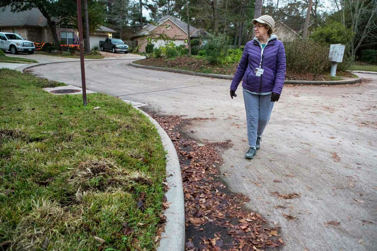 In The Woodlands, a senior community fights back against feral hogs