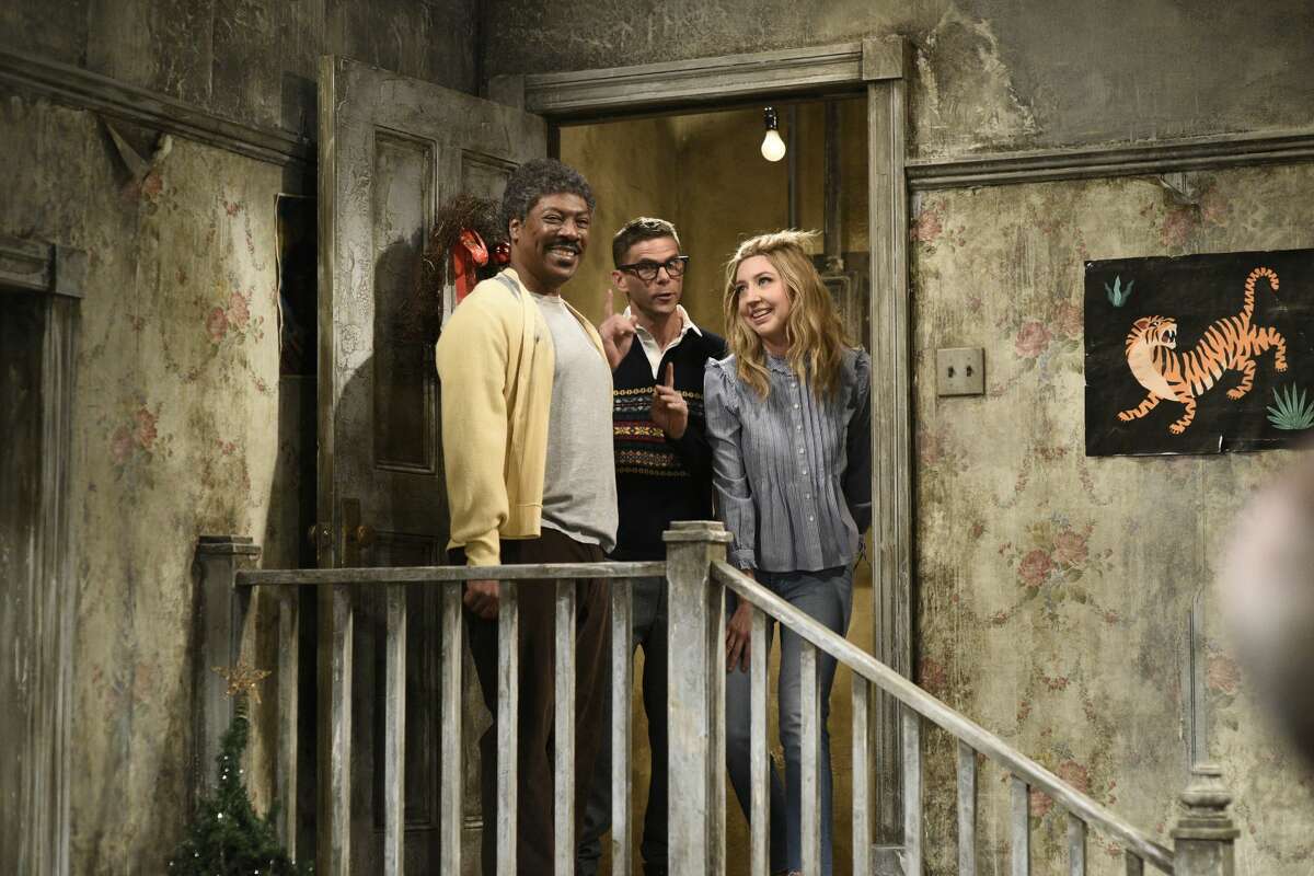 'SNL': Eddie Murphy's 'Mister Robinson' returns to poke fun at ...