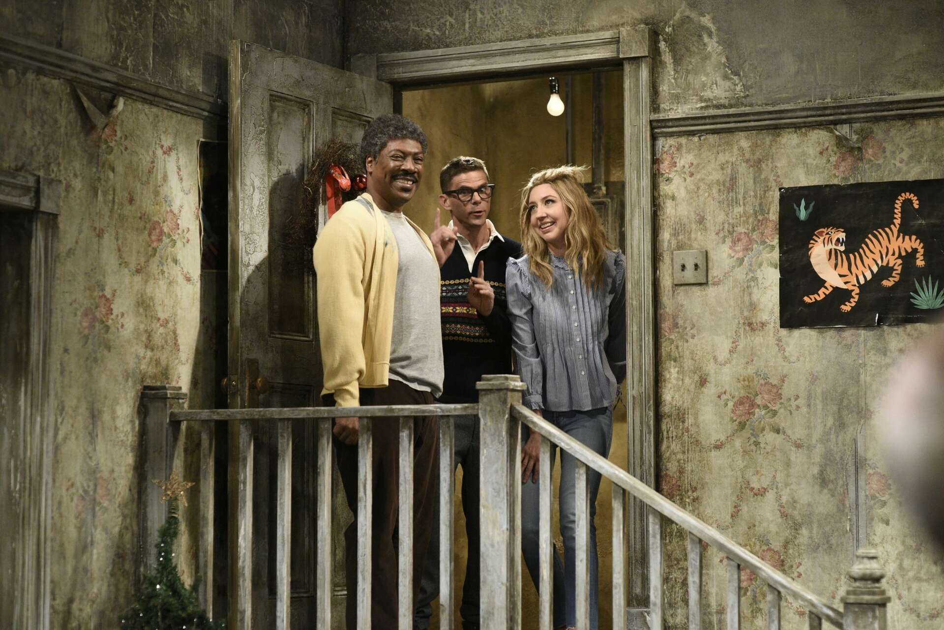 'SNL': Eddie Murphy's 'Mister Robinson' returns to poke fun at ...