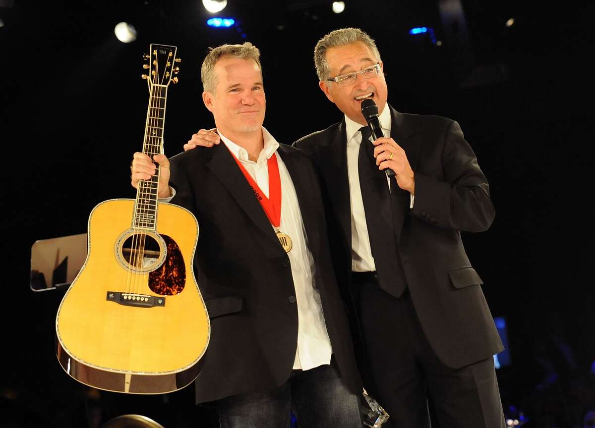 49ers coach Kyle Shanahan gives devastating speech after death of ...