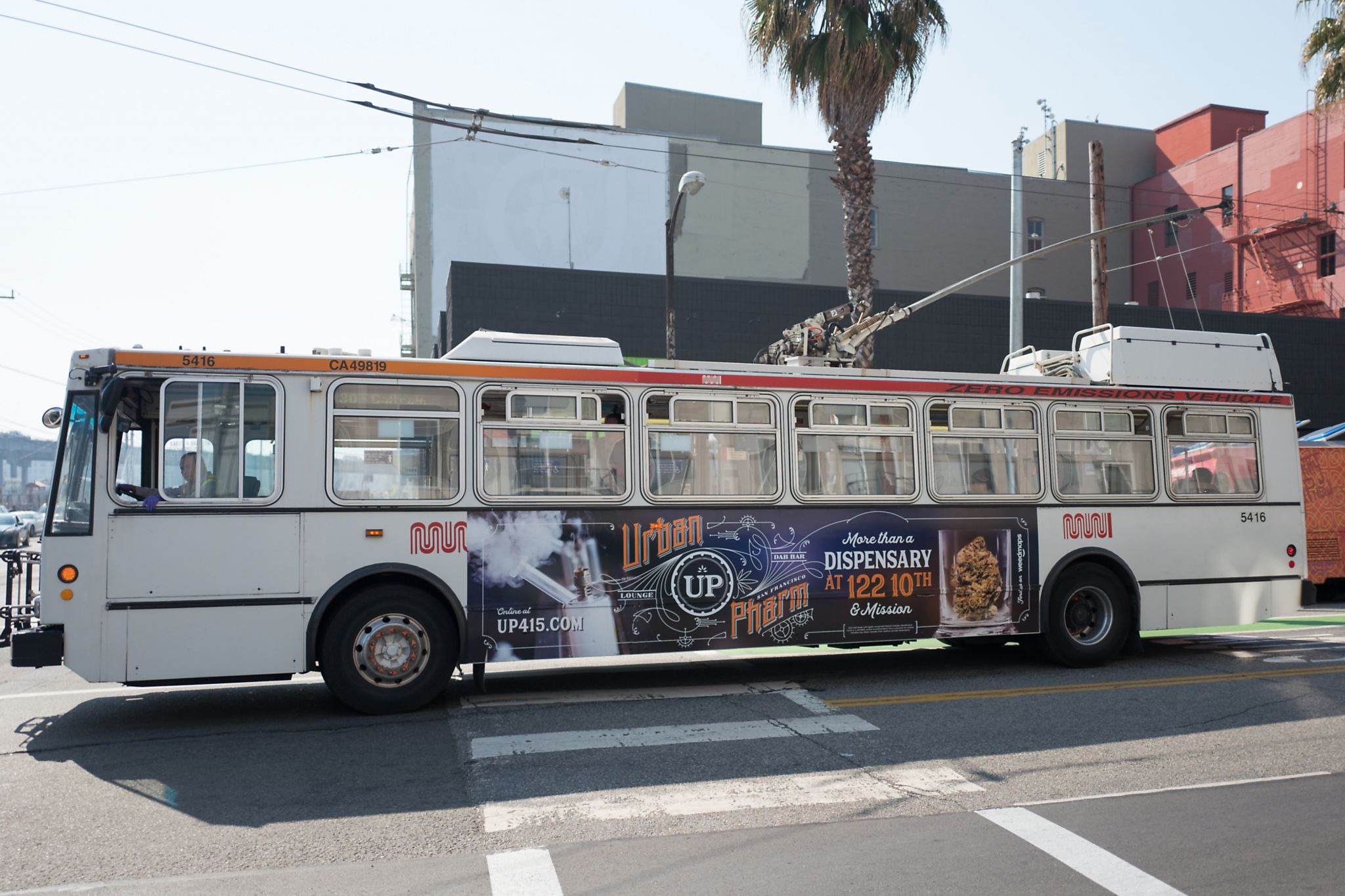 6 pedestrians injured following crash between Muni bus, SUV