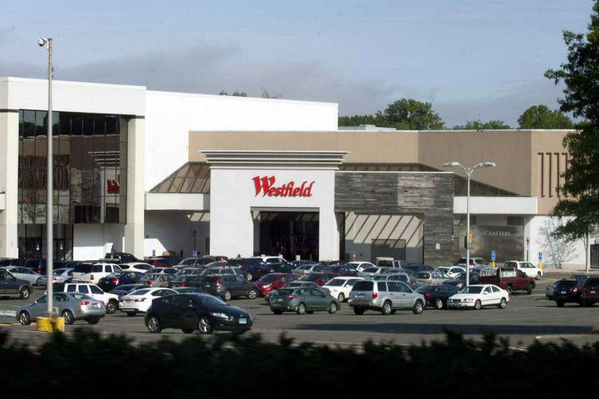 Another mall fight broken up in Trumbull