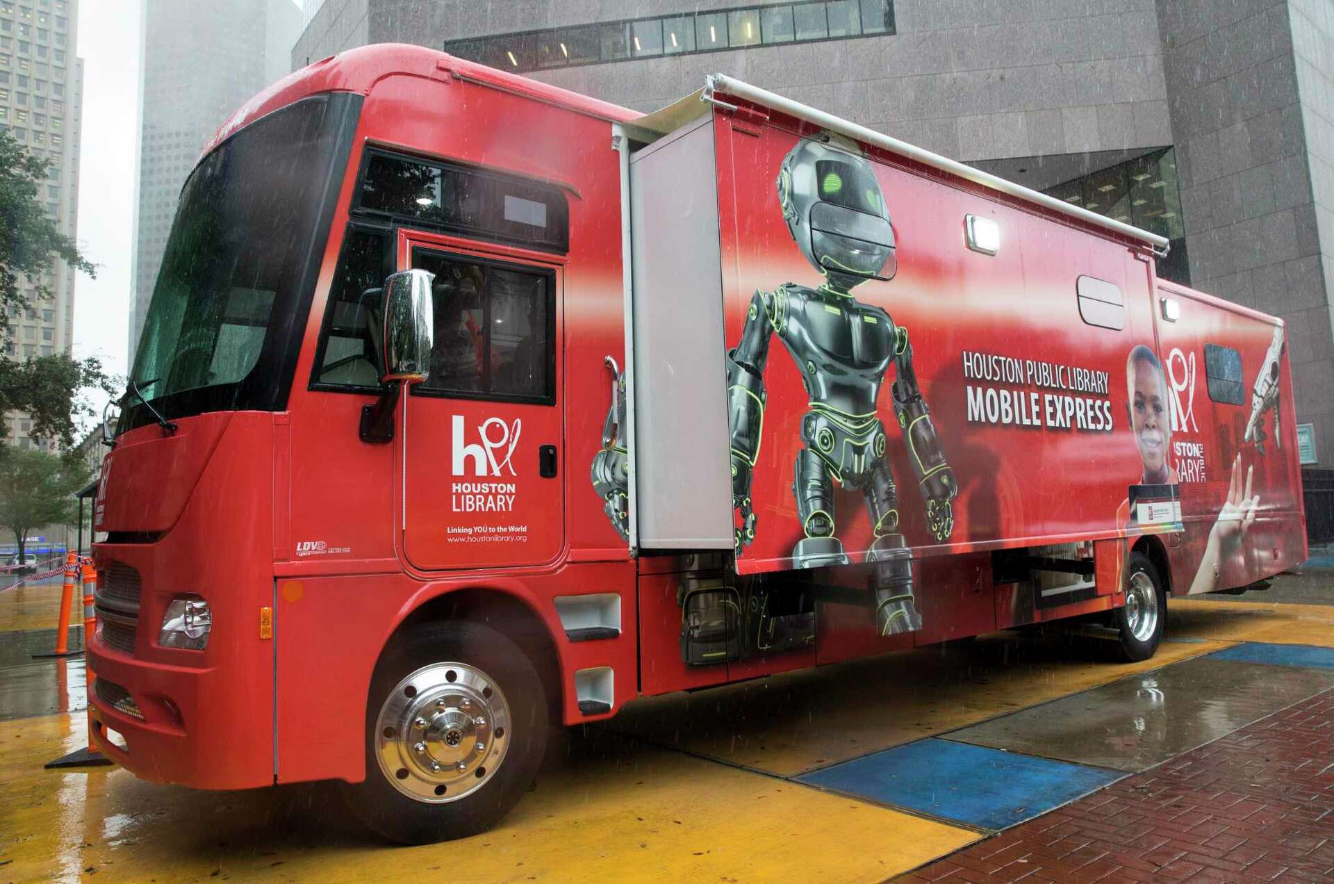 Houston Public Library launches a mobile technology lab