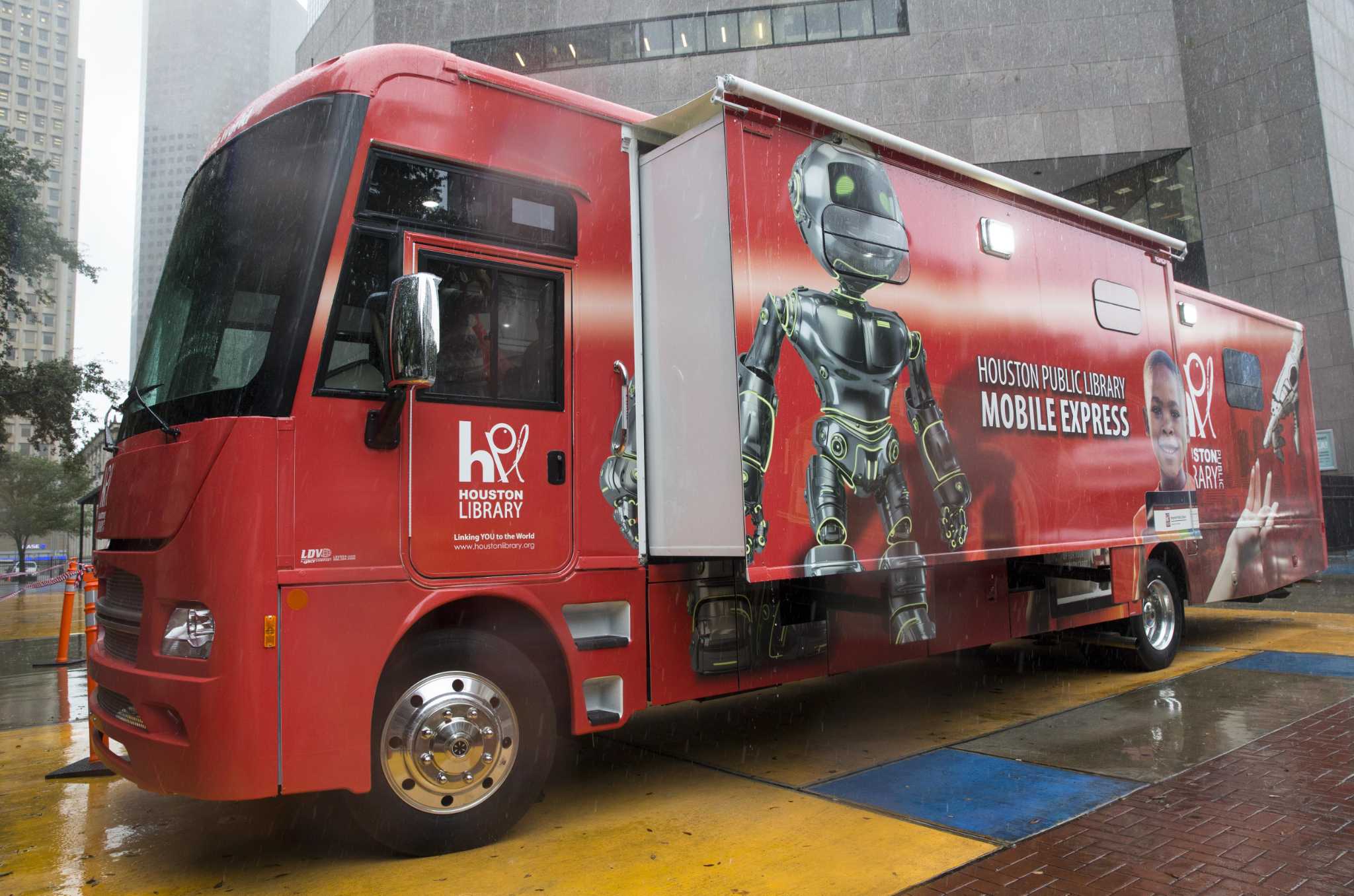 Houston Public Library launches a mobile technology lab