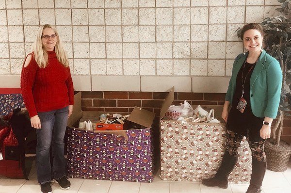 Cub Scout Pack No. 174 donates food to Project Starburst