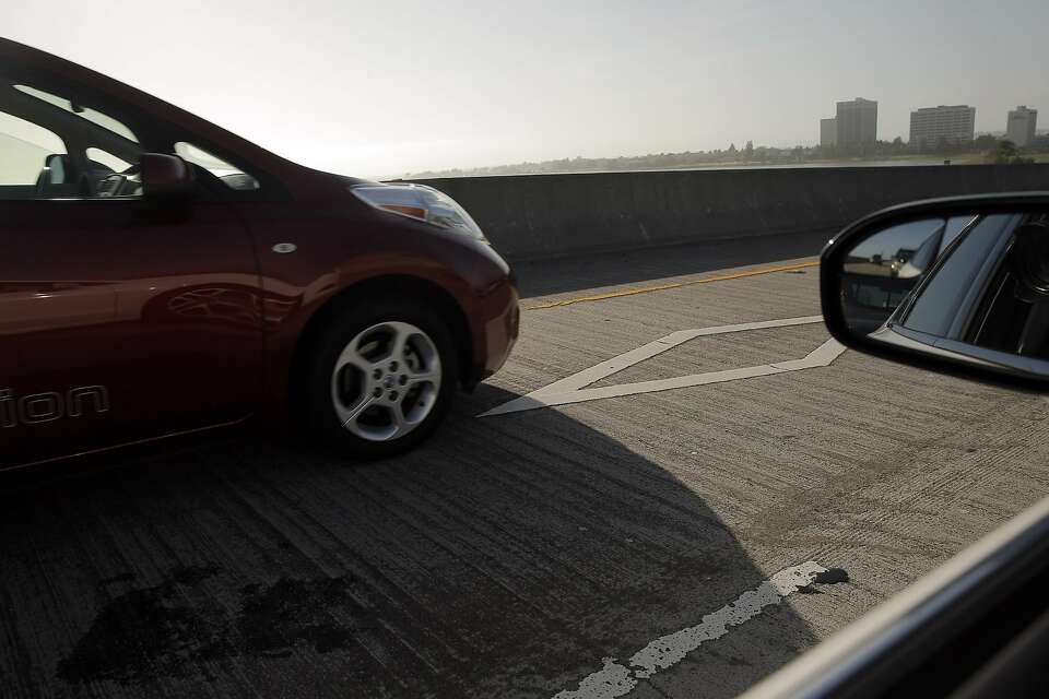 Clean-air vehicles are set to lose access to California carpool lanes