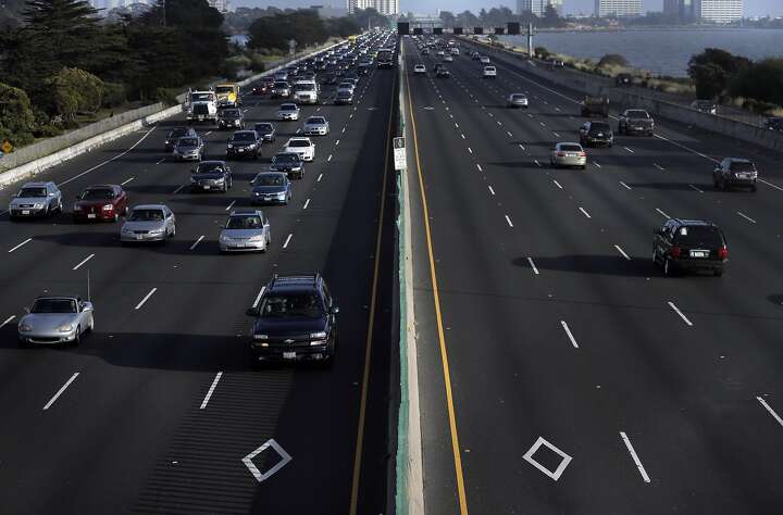 Clean-air vehicles are set to lose access to California carpool lanes