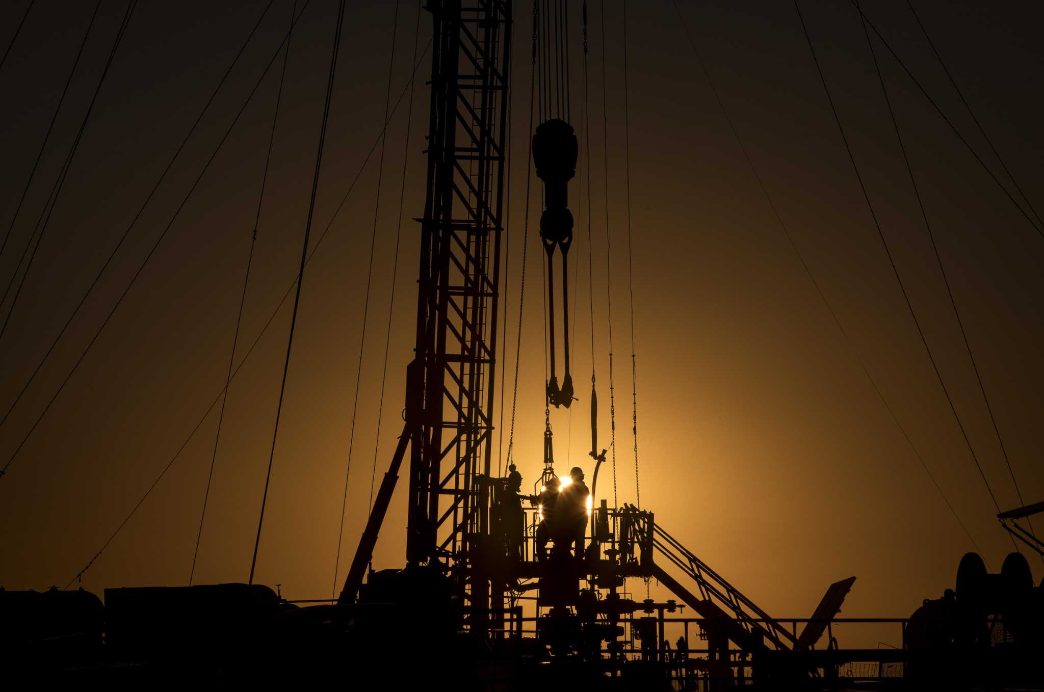 Rig count rises as crude nears $60 a barrel