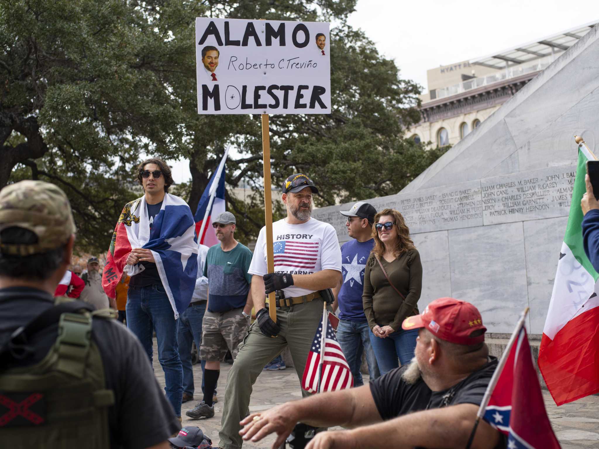 Demonstrators warn they will use force to stop Alamo Cenotaph move