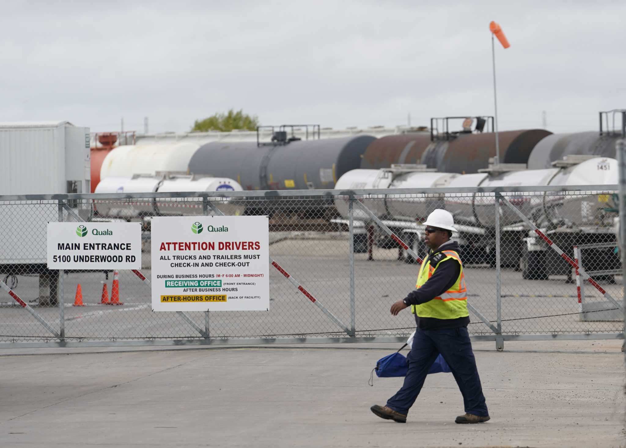 2 workers dead after chemical plant incident in Pasadena