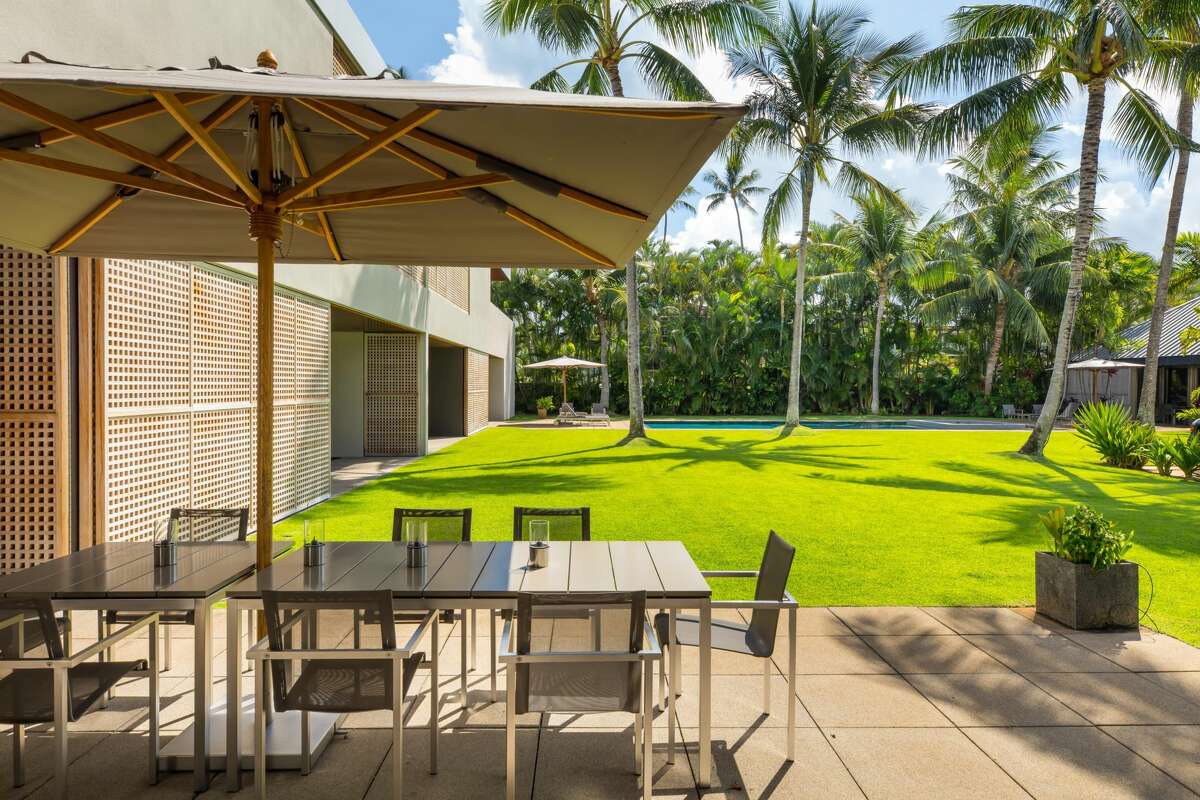 Local philanthropist selling award-winning Hawaii estate and art ...
