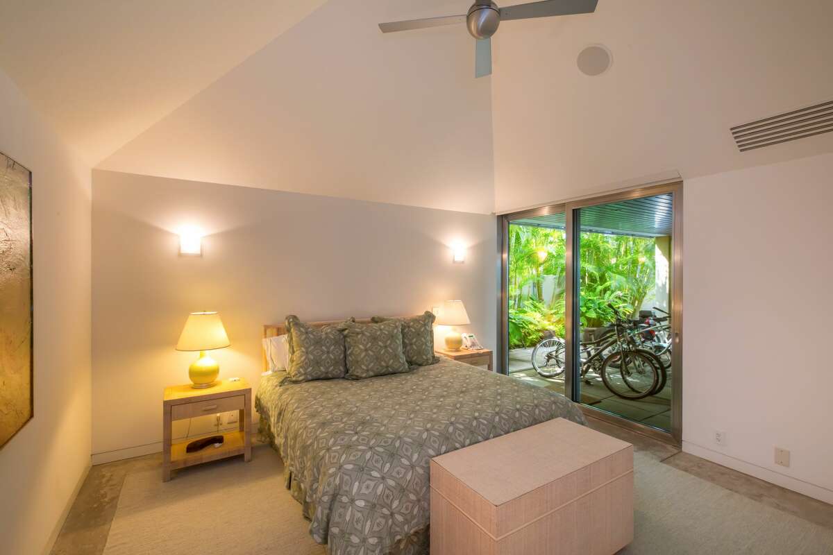 Local philanthropist selling award-winning Hawaii estate and art ...