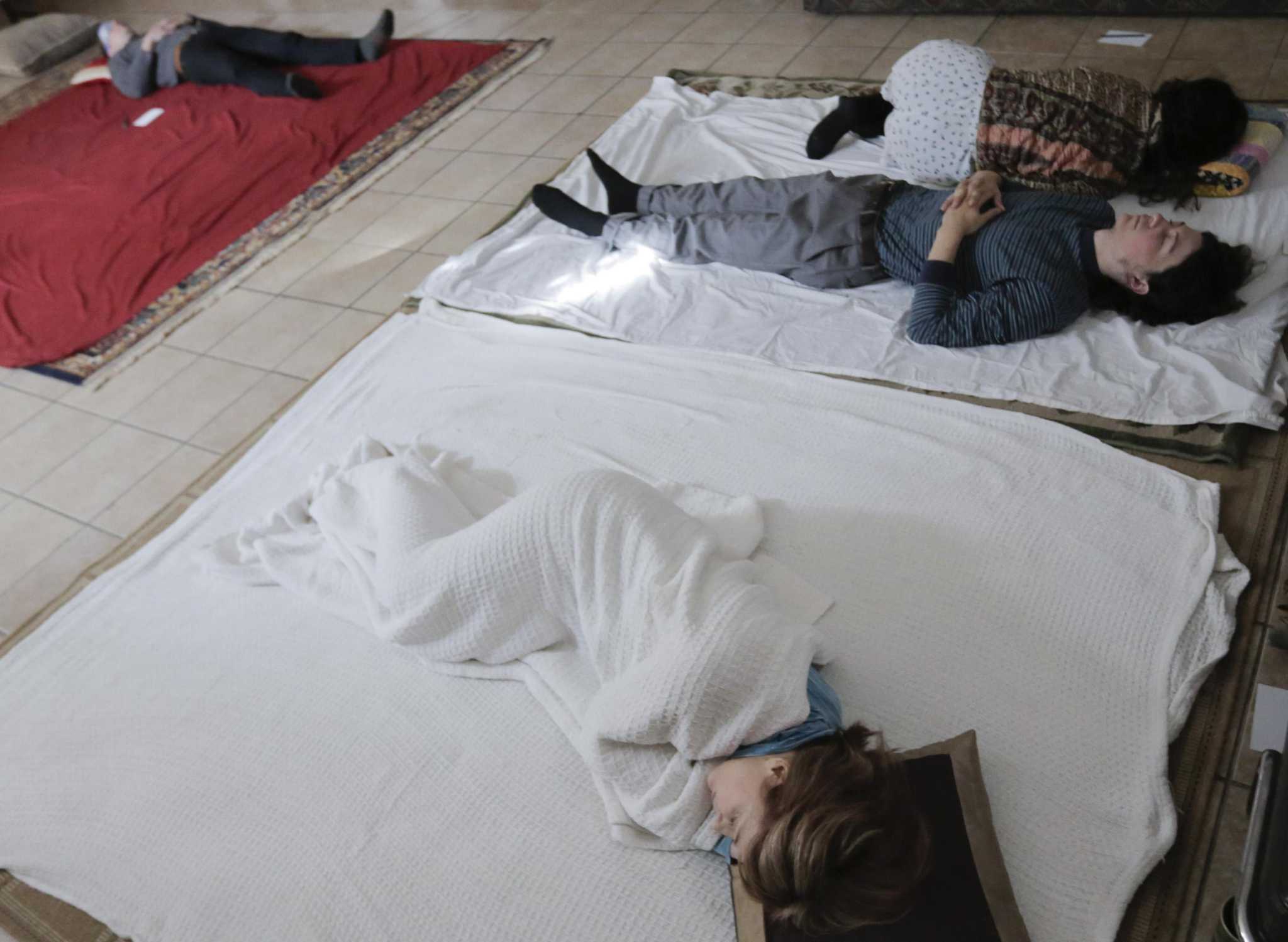 Snooze fest helps Houston drift into the new decade